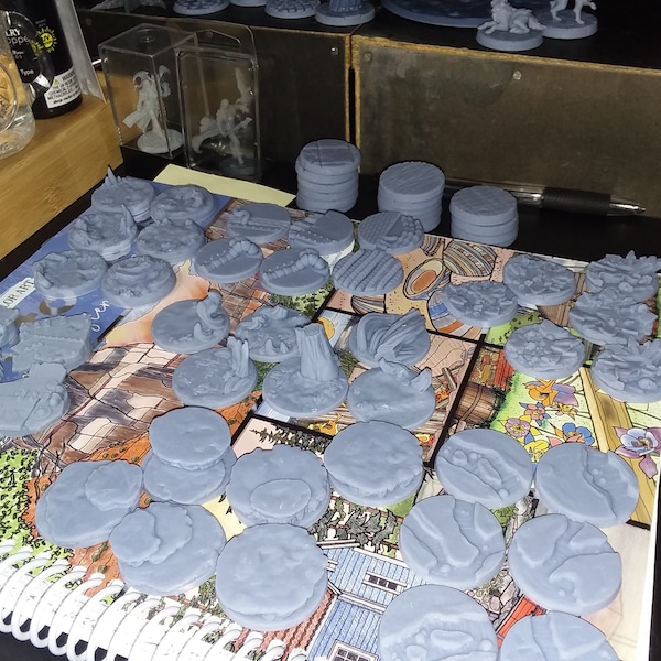 Assorted 25mm 32mm and 40mm Bases for D&D Miniatures Dungeons and ...