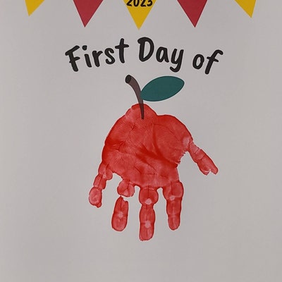 Handprint First Day of School Poem, Back to School Handprint Art ...