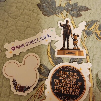 Partners Statue Classic Walt Disney Mickey Floral Transparent Laptop ...