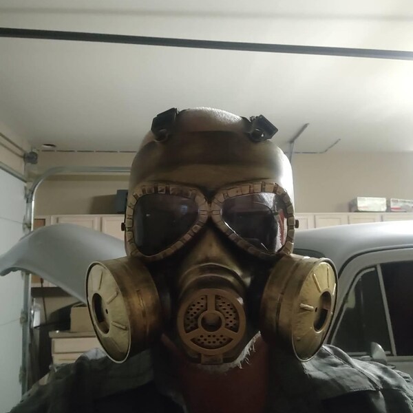 Gold Gas Mask | Steampunk Post Apocalyptic Diesel Punk Fantasy Cosplay ...