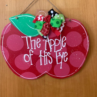 Apple Door Hanger..personalized Door Hanger..teacher - Etsy