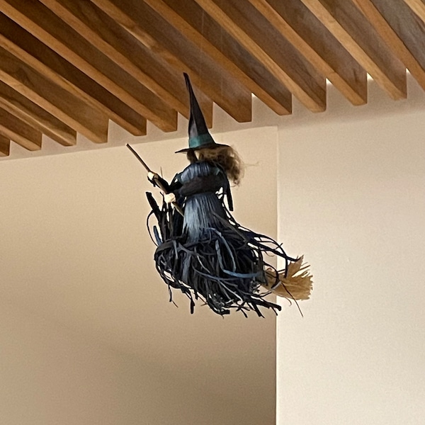 Corn Shuck Witch, Standing Corn Shuck Witch With Broom, Witch Corn Husk ...