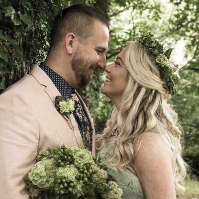 SILK Hops and Hypericum Berry Boutonniere a Green Alternative - Etsy
