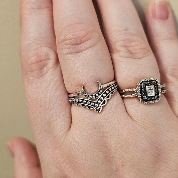 Dainty Tiny Crescent Moon Engraved Ring, Signet Style 2mm Band With ...