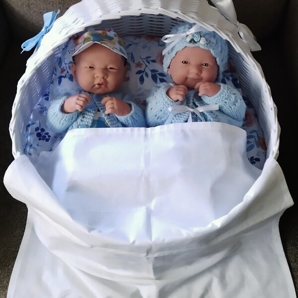 4, 6, 8, 10, 12, 14, 16, 18, 20, 22, 24, 26 or 28 Doll Bed With Bedding ...