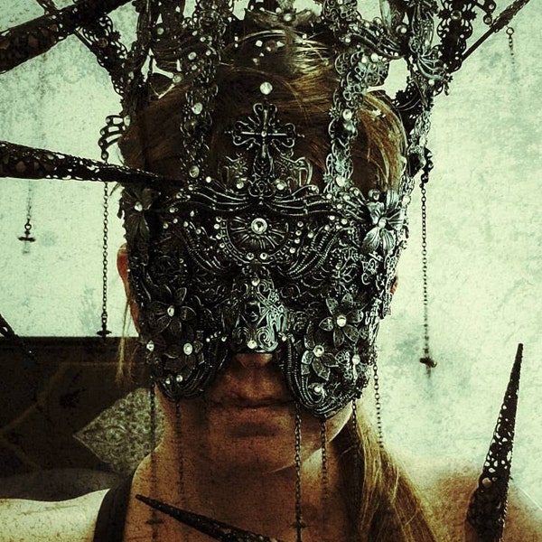 Demonic Headwear: Gothic Crown, Satanic Horns, Devil Cosplay, Fantasy ...