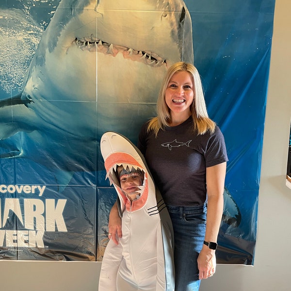 Shark Lover Gift, Shark T-shirt - Etsy