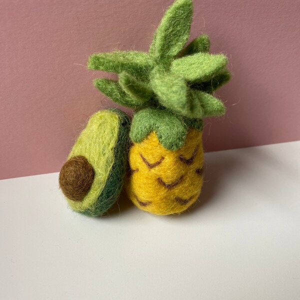 Felt Pineapples // Felt Summer Fruits // Felt Whole Pineapples - Etsy