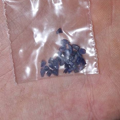 10 Stück natürlicher roher Rubin, Größe 8-13 mm, roter Kristall Rubin ...