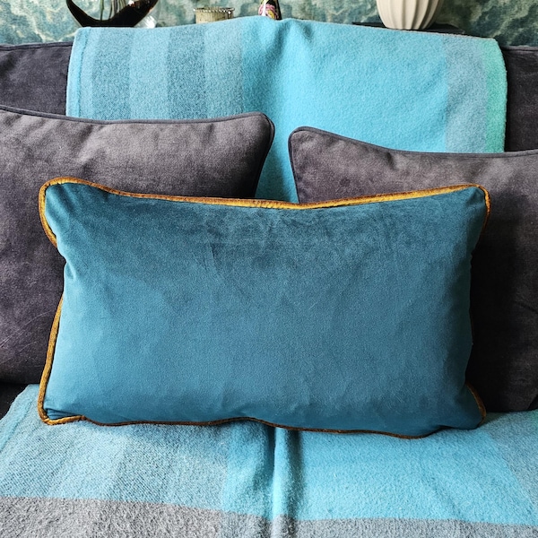 William Morris Brer Rabbit Indigo / Vellum Cushion Covers Throw Pillow ...