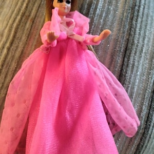 Topper Dawn palitoy Pippa Doll Vintage Handmade Wedding Gown and Veil ...