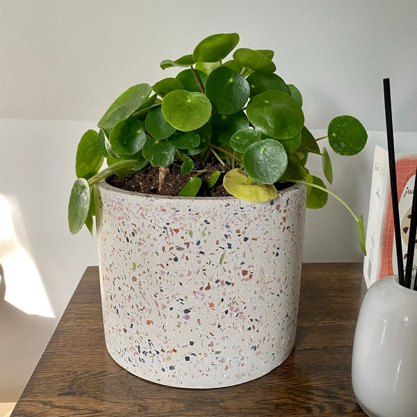 Rocket Pot medium, Modern Footed Planter, Black Ceramic Planter, Black ...