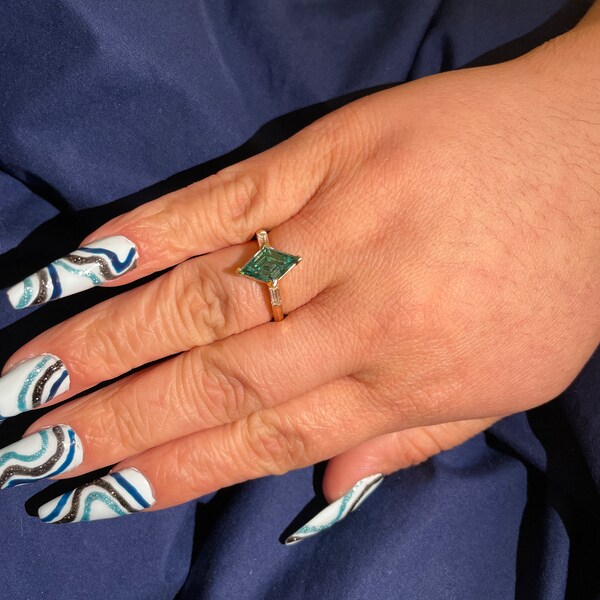13 X 8.25 MM Lozenge Dark Green Moissanite Ring | Three Stone Ring ...