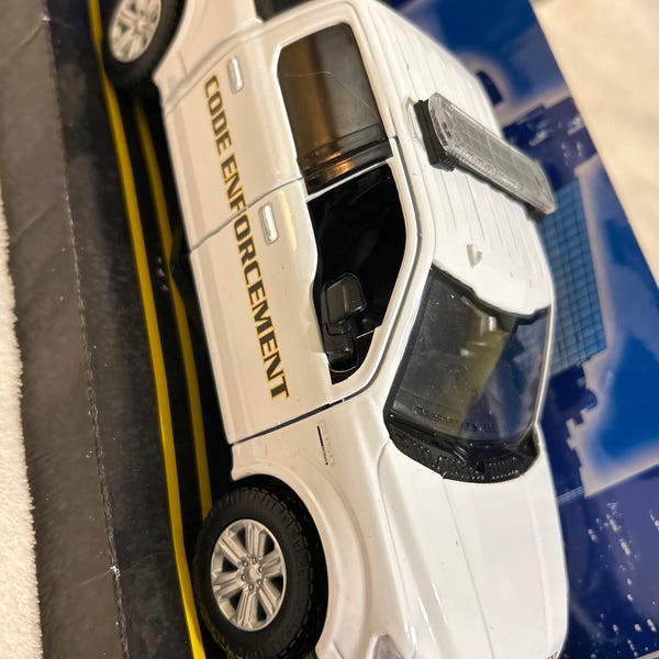 Custom White Police Explorer 2016 Body Style 1:24 - Agency Specific - Etsy