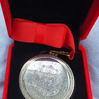 Engraved GRADUATION CAP Logo Medal Quality Antique Gold Medal - Etsy