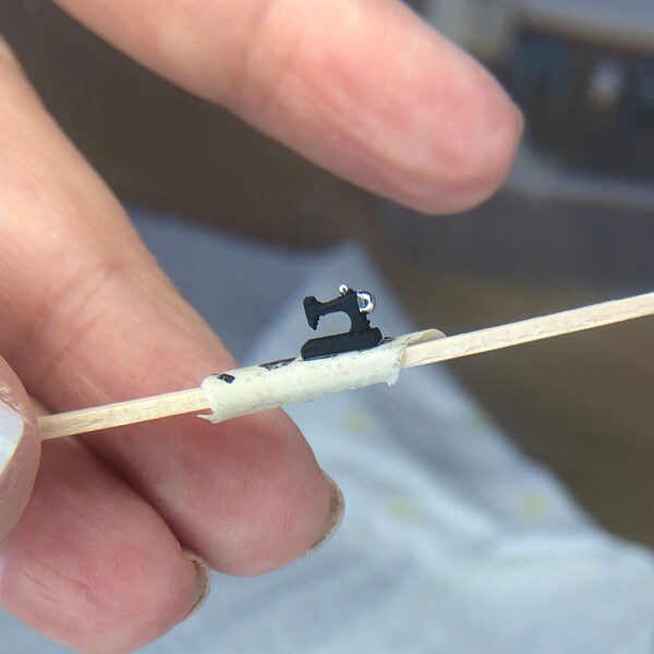 Miniature Micro Sewing Machine KIT in 1:144th Scale DIY Make Your Own ...
