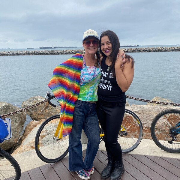 I Love It When Women, Sapphic Tank, WLW, Subtle, Lesbian Pride, Bi ...