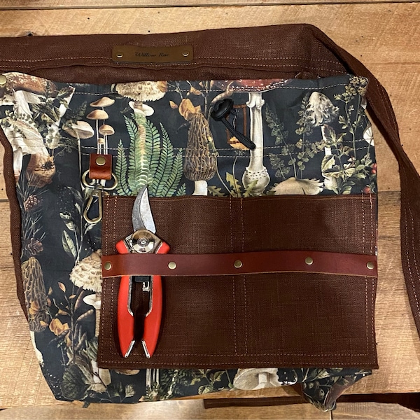 Midnight Garden ~ Forage Apron, Garden Apron, Harvest Apron, Forage Bag ...