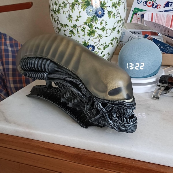 Xenomorph Alien Display Piece With Removable Translucent Dome - Etsy