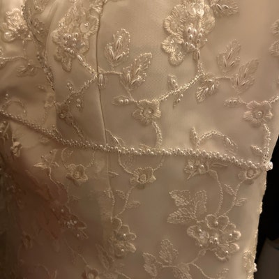 70s Off-white mold Magic Full Slip With Adjustable Shoulder Straps and ...