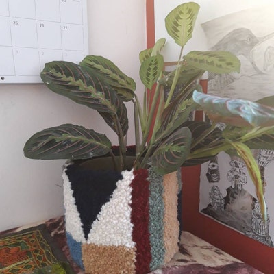 Meta Tufted Plant Pot Red Black White large - Etsy