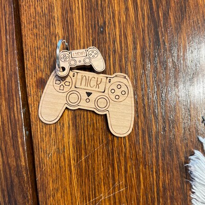 Personalized Video Game Controller Keychain or Ornament Daddy Dad Grandpa Kids Wooden Keychain ...