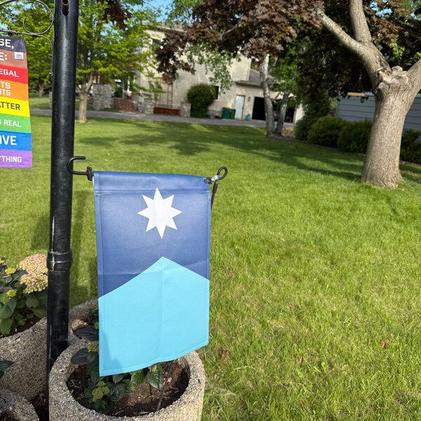 Lake Life Sign | Life is Better at the Lake Flag | Garden & House ...