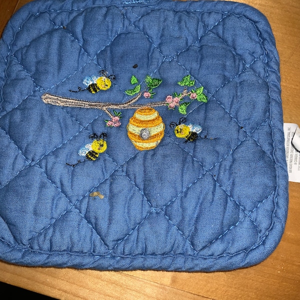 Bee Embroidery Design - Beehive Embroidery Designs Machine Embroidery ...