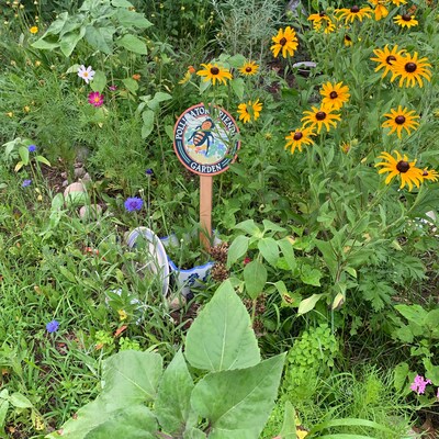 Bee Pollinator Friendly Garden Sign - Etsy