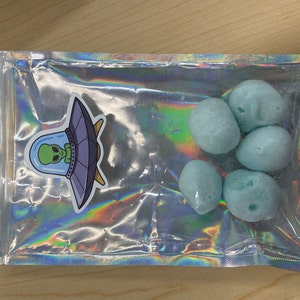 Freeze Dried Candy L Tub L Bulk L Rainbow Crunchy Alien Balls L Space ...