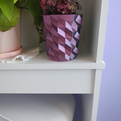 Two-tone Helix Planter Modern Geometric Decor for Home & Office Unique ...