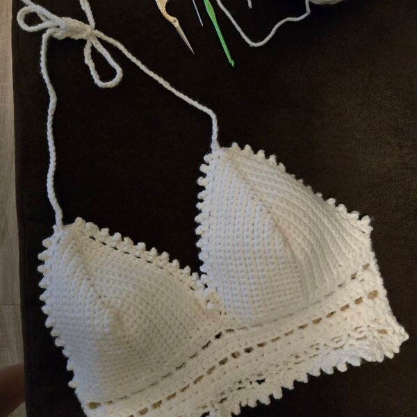 The Liv Top Crochet Pattern by @loopsbylivv - Etsy