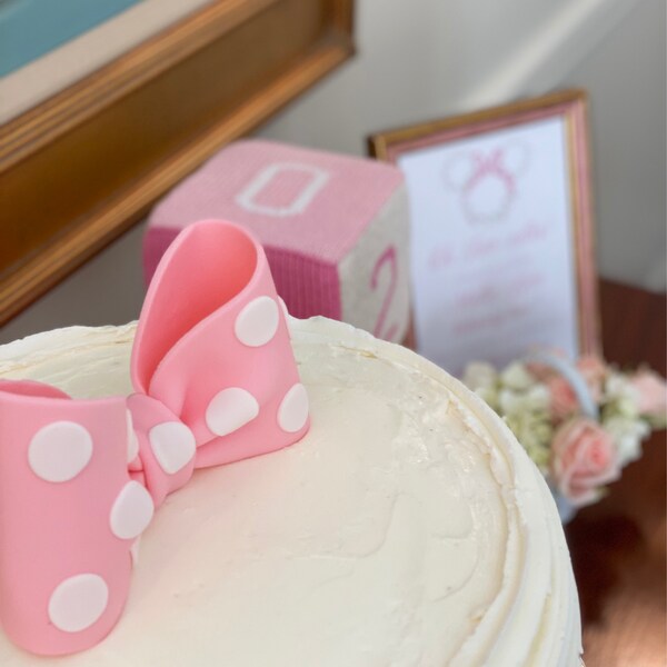 Edible Fondant Bow and Gold Ears Cake Topper - Etsy