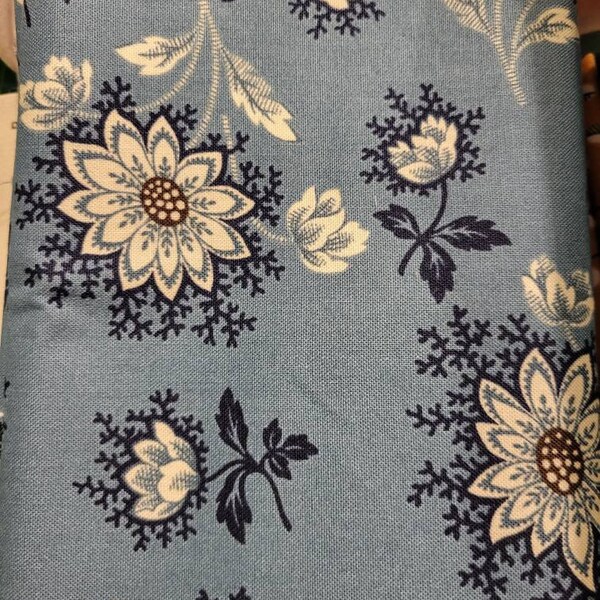 Montana Primrose Quilt Pattern- Edyta Sitar Fabrics Laundry Basket ...