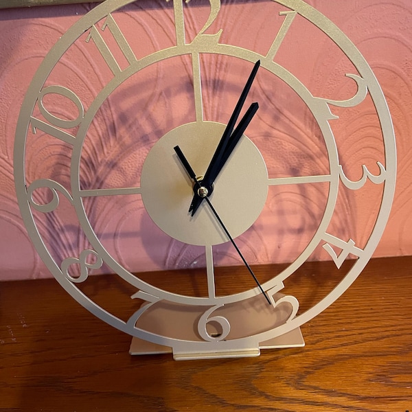 Gold Tabletop Minimalist Lineal Circle Metal Slient Clock, Diameter 9.8 ...