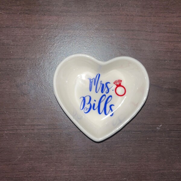 Mrs. Heart Shaped Ring Dish / Personalized/ Bridal Party Gift/ Wedding ...