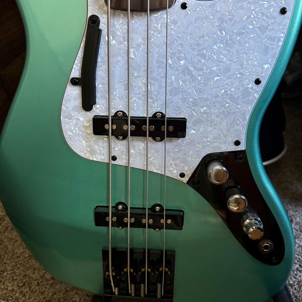 Jazz Bass Thumb Rest (4 String), Ergonomic Bass Guitar Thumb Rest ...