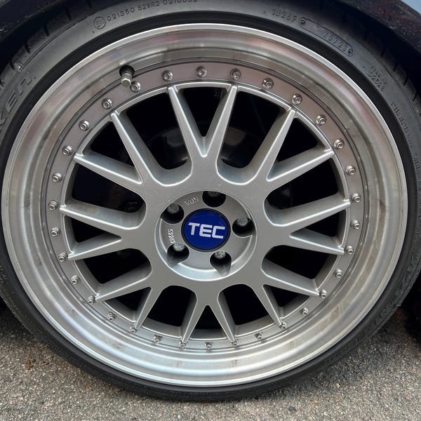 Custom Wheel Centre Caps Badge Design Service Resin 3D Graphic Style ...