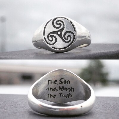 Hand Engraved Silver Leaf & Scroll Signet Ring - Etsy