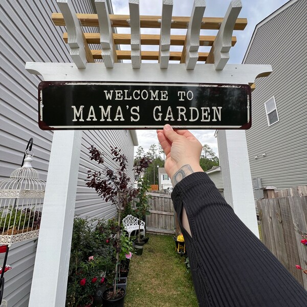 Personalized Garden Sign - Custom Garden Gate Sign - Gardener Friend ...