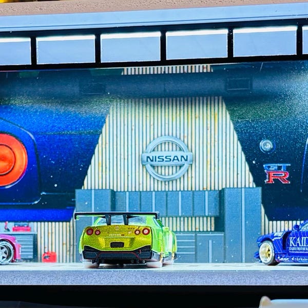 Advan Interior Garage Theme LED Display Diorama - Etsy