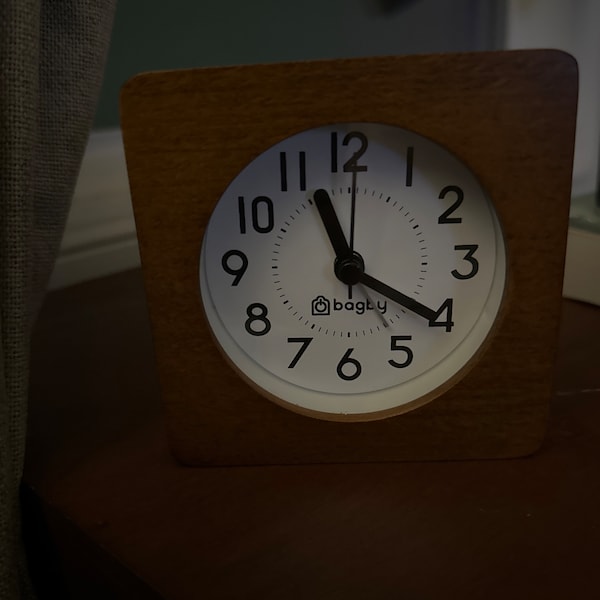 Wooden Quiet Analog Silent Alarm Clock, Natural Wood, Minimalist Design ...