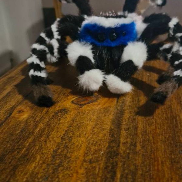 Realistic Tarantula Spider, Poseable Shelf Decor, Wall Mountable Faux ...