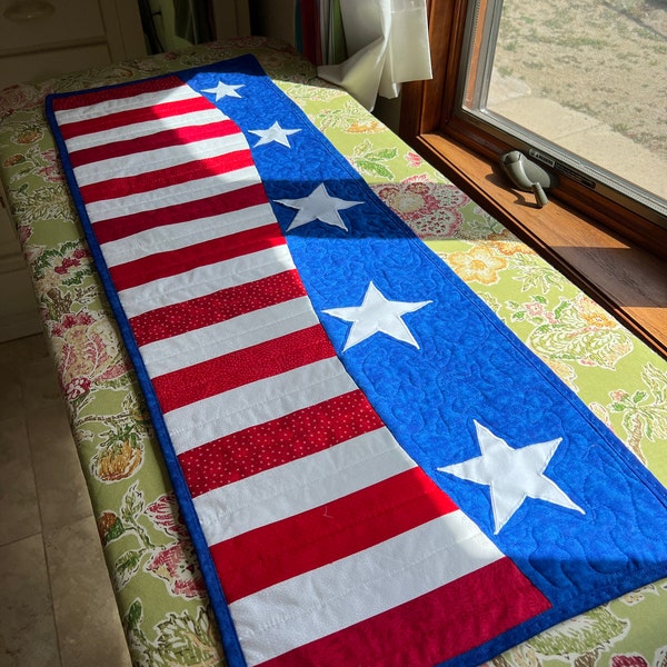 Patriotic Wave Table Runner, Easy Quilt Pattern, Two Sizes, Fourth of ...