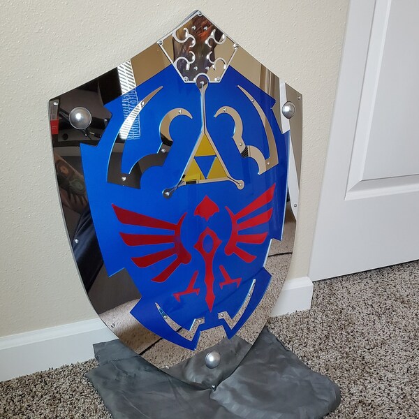 Hylian Shield - Twilight Princess - Steel-plated, Battle-ready Replica ...