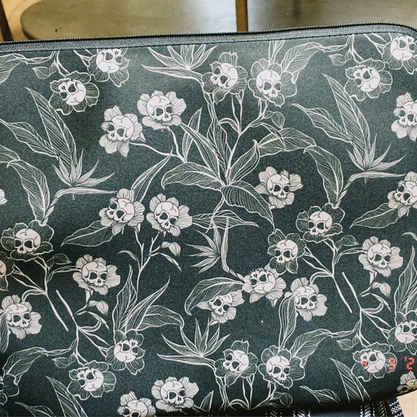 Gothic Floral Laptop Sleeve, Spooky Tiki Skull Flower Protective Tablet ...