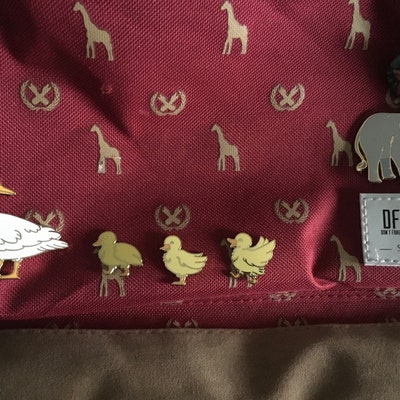 Mother Duck and Ducklings Enamel Pin Set - Etsy