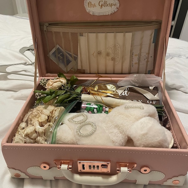 Wedding Keepsake Boxes. Boutique Daisy Fields. Wedding Petite Trunk ...