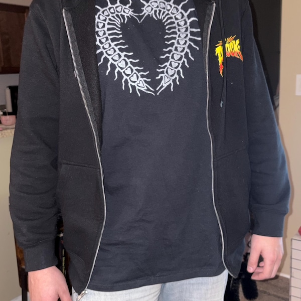 Heart Centipede T-shirt - Handprinted/linocut - Etsy