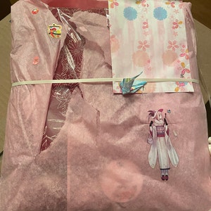 Elegant Sophisticated Homongi Kimono With an Ethereal Pastoral Scene ...